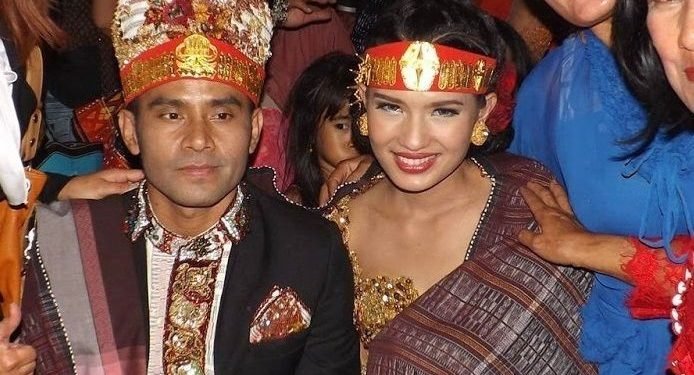 10 Artis yang Menikah dengan Adat Batak, Ada yang Dapat Marga! – BatakPedia